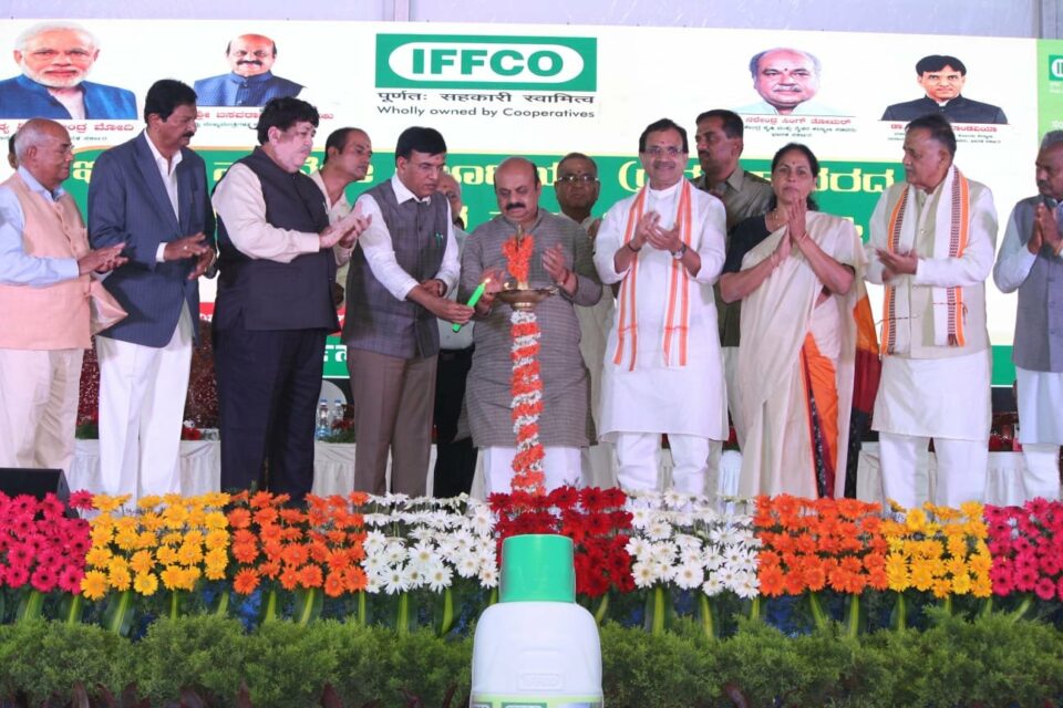 उर्वरक के क्षेत्र में भारत को आत्मनिर्भर बनाने की तैयारीः मांडविया